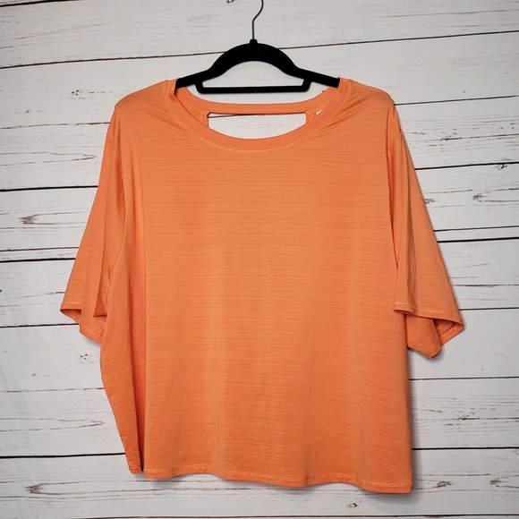 Fabletics | Tops | Fabletics Ecoconscious Twist Back Plus Size Crop Top ...